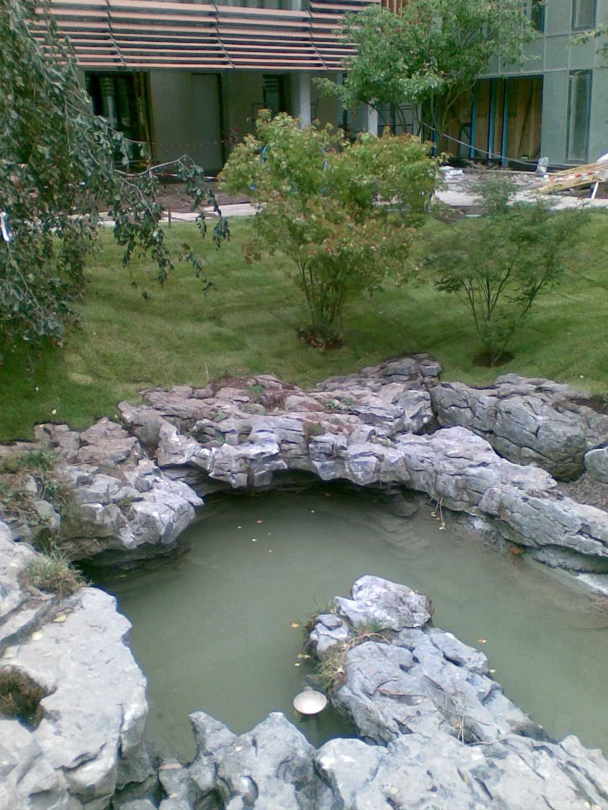 9 Waterproofing to floor of podium water feature » Beton ...